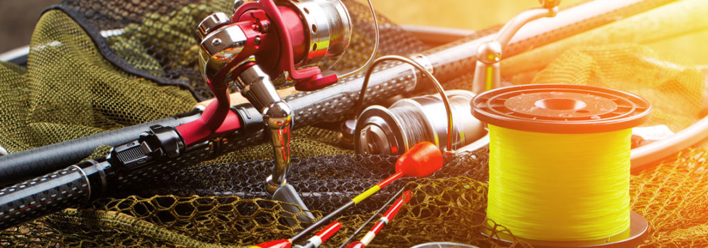 Trouver en ligne des équipements nécessaires pour la pêche.